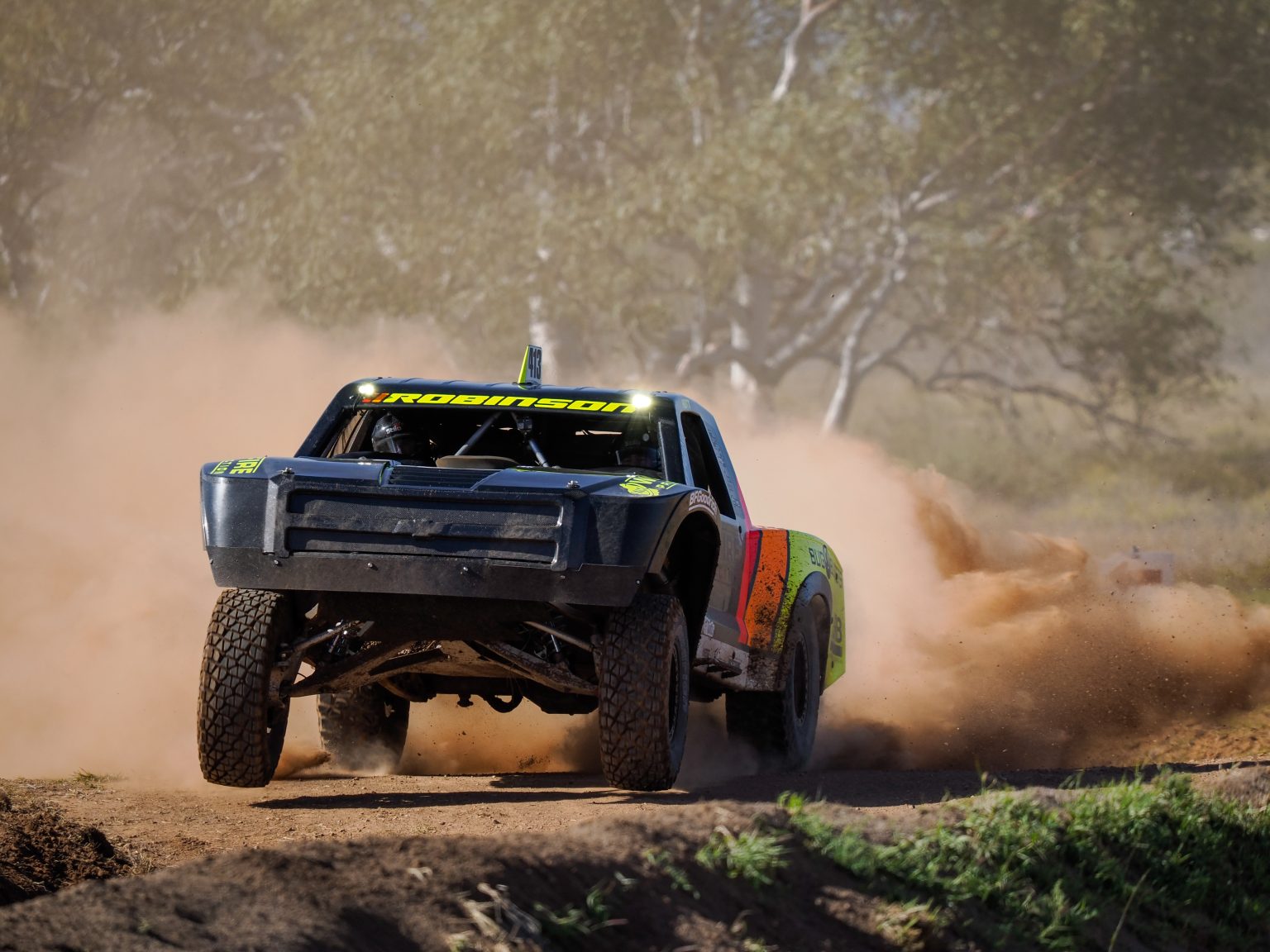 Robinson brothers go 1-2 in Finke prologue - Motorsport Australia