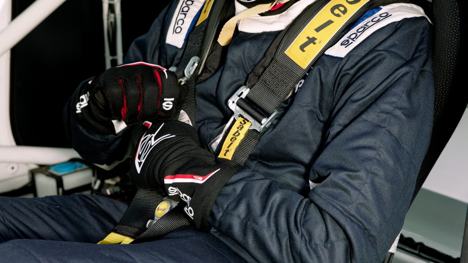 Motorsport Australia endorses five-year extension to safety harness ...