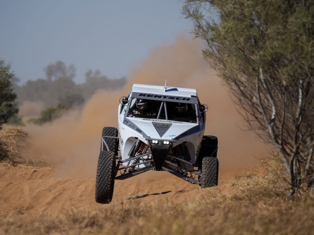 Travis Robinson and Paul Currie secure Finke Prologue honours ...